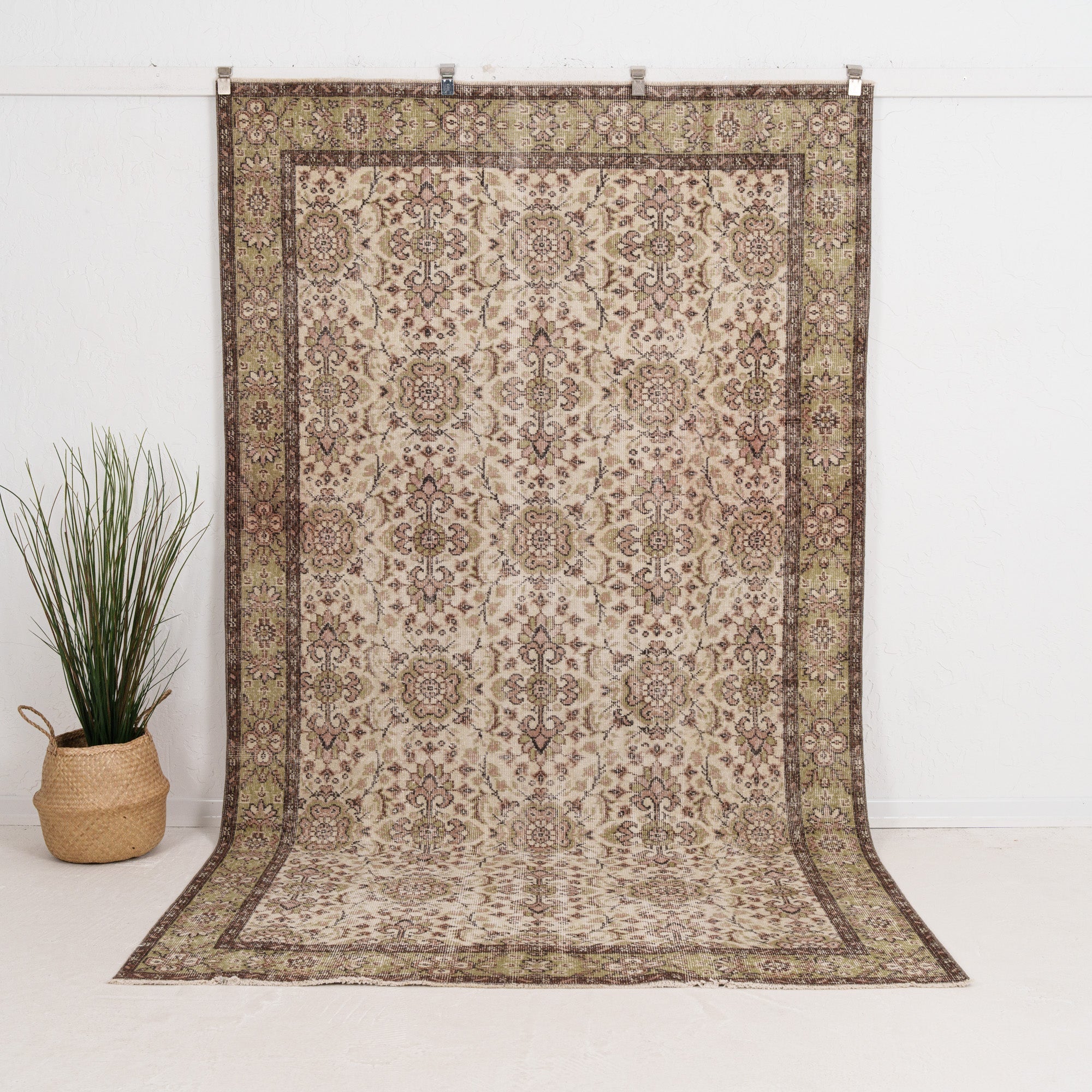 6' x 10' - Vintage Turkish Area Rug, Beige - Ellyra | Kuden Rugs